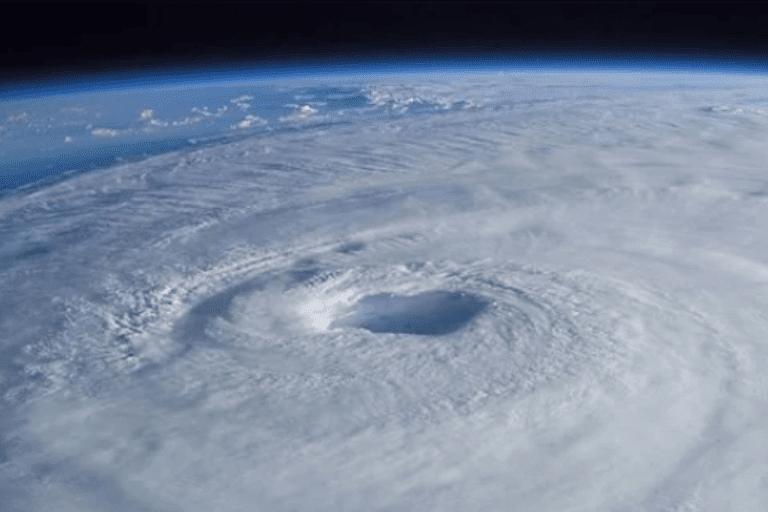 Top 11 biggest storms ever recorded in the World – Thetop10sguy